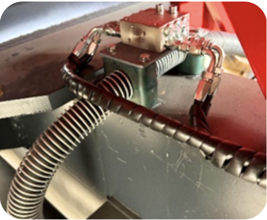 DropsA Single Line Progressive Auto Lube System - Lubrication Engineering